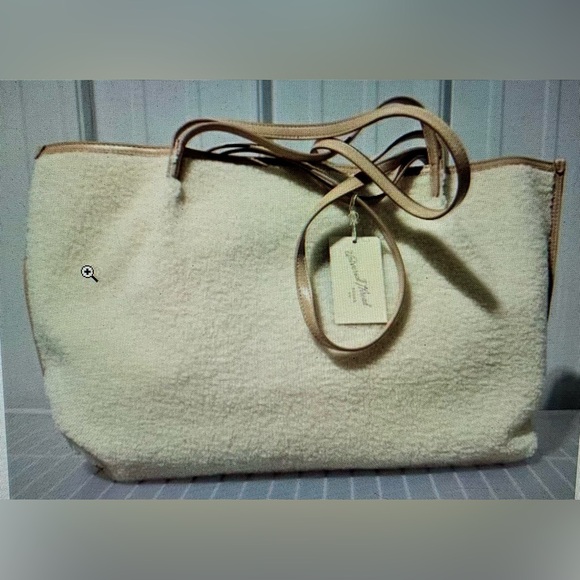 Universal Thread | Bags | Universal Threads Tan Cream Sherpa Lined Xl ...